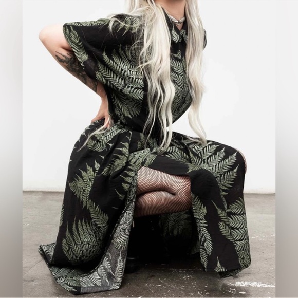 Disturbia | Dresses | Disturbia Fern Midi Shirt Dress Leaves Black Green Leaf Print 6 Plus Waist ...